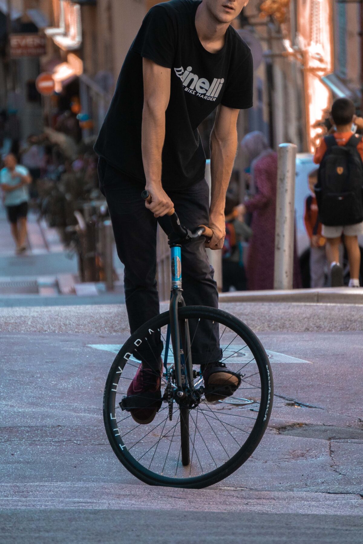 How to trackstand on a fixed gear bike – El Fakijoe